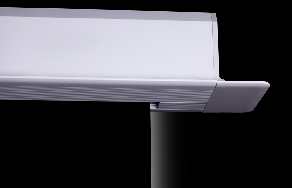 Reference Studio 4K In-Ceiling Tab-Tensioned - Elunevision